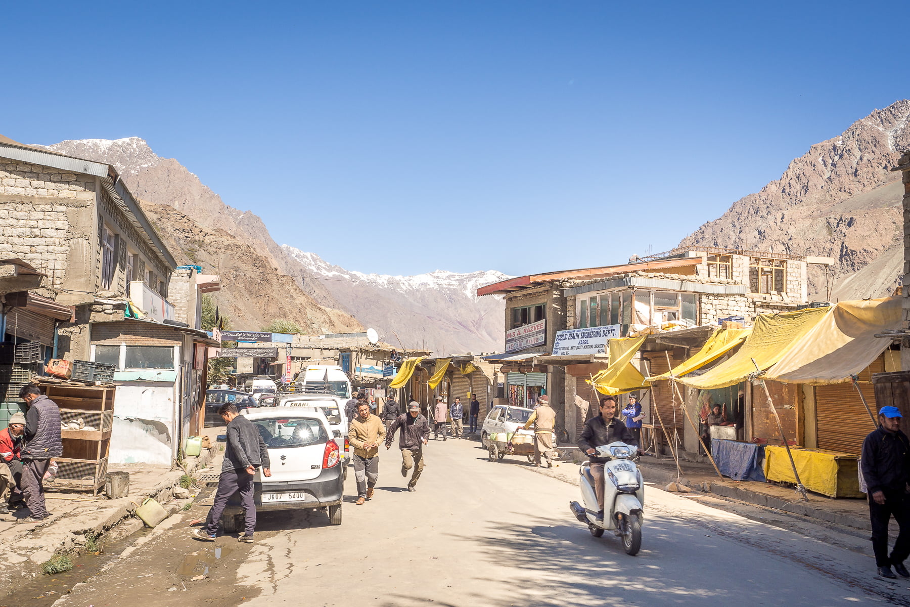 Himalaja - Suru-laakson lumihuippuiset vuoret - Adalmina's Adventures